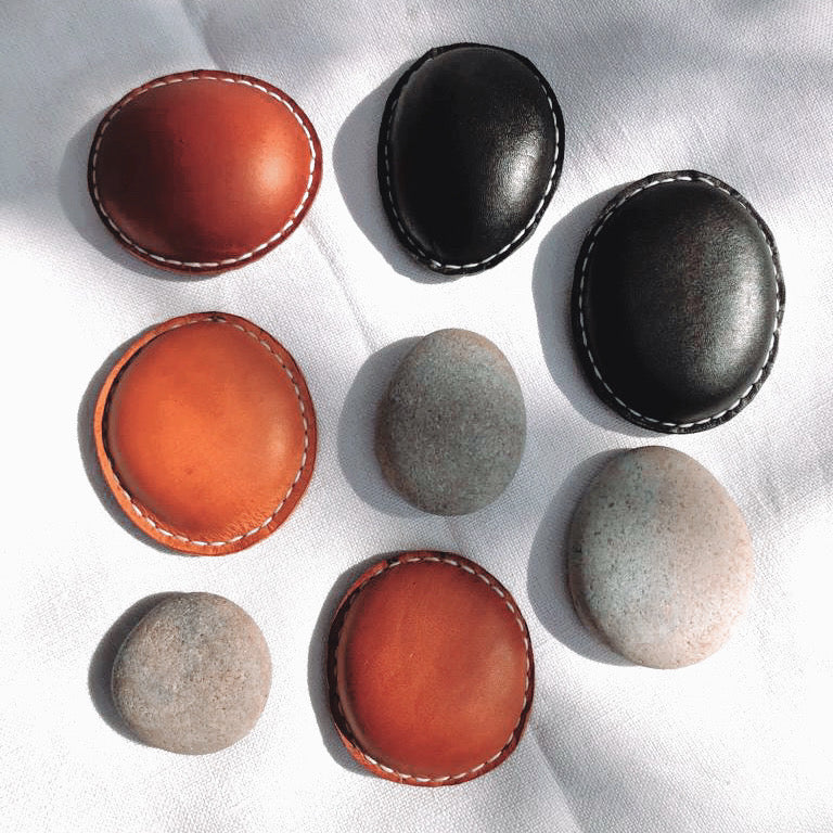 Pebble paperweight – Acorn - Leather. Simply. Crafted.